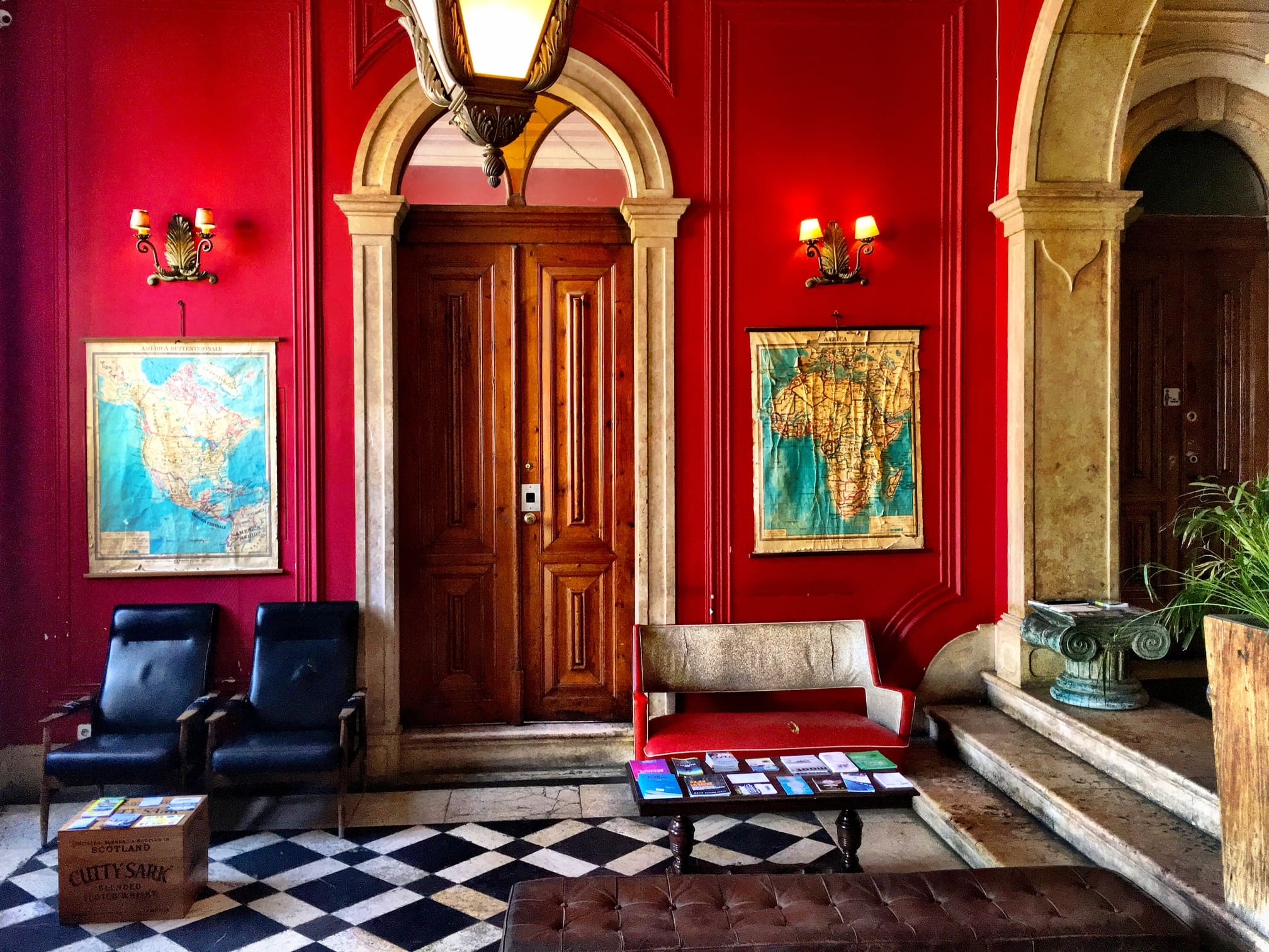 Comment utiliser le rouge en déco - Apprendre à décorer autrement